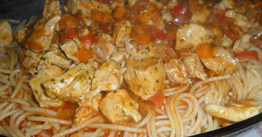 Receta Argentina: Tallarines De Pollo Con Salsa De Tomate Para Deleitar ...